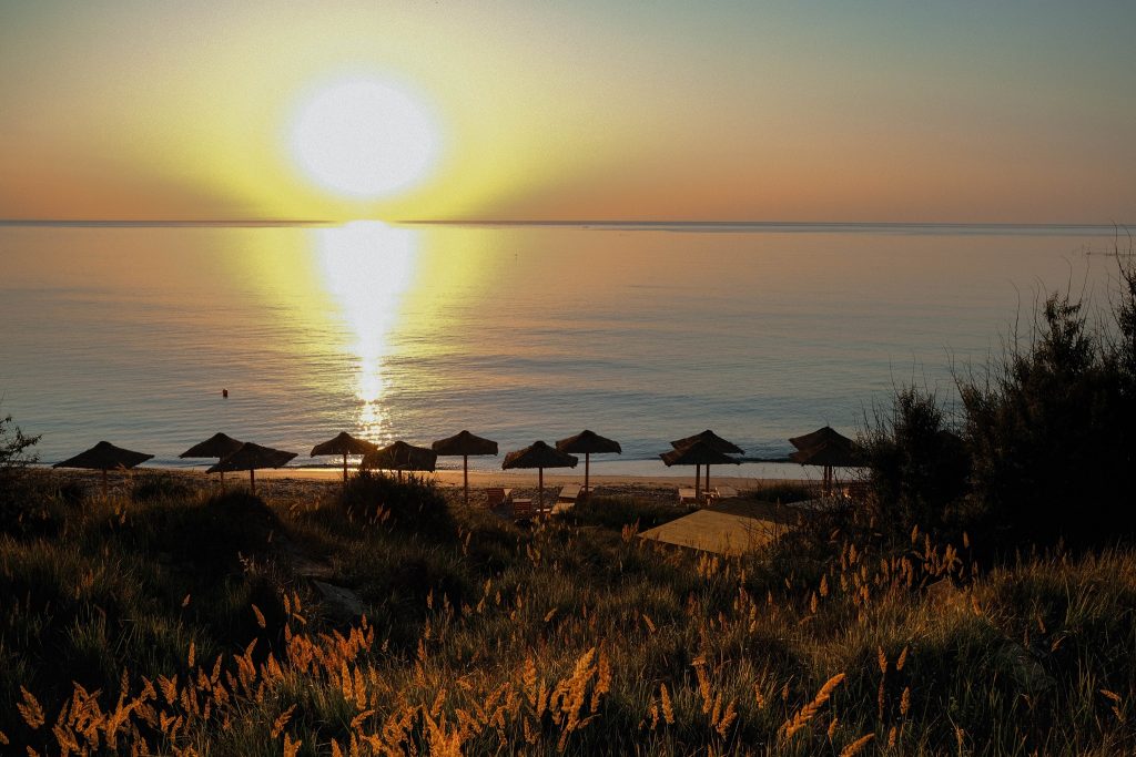 Plaja Eforie Sud - în top 11 plaje sălbatice din România - Toplist Blog